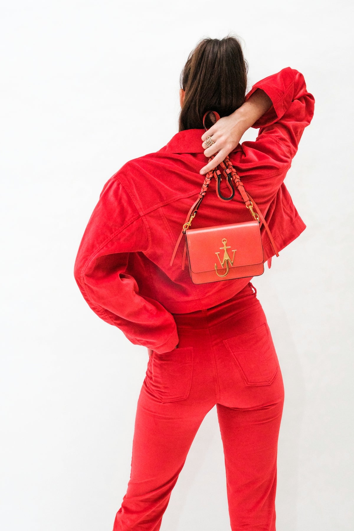 Effortlessly Chic Styling Tips for the Aria East West Leather Handbag ...